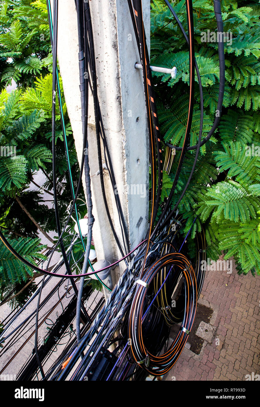 Lay Cable High Resolution Stock Photography and Images - Alamy
