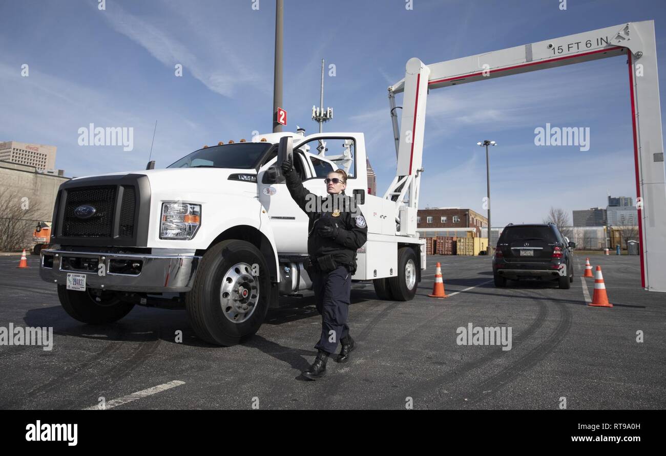 Mercedes military vehicles hi-res stock photography and images - Alamy