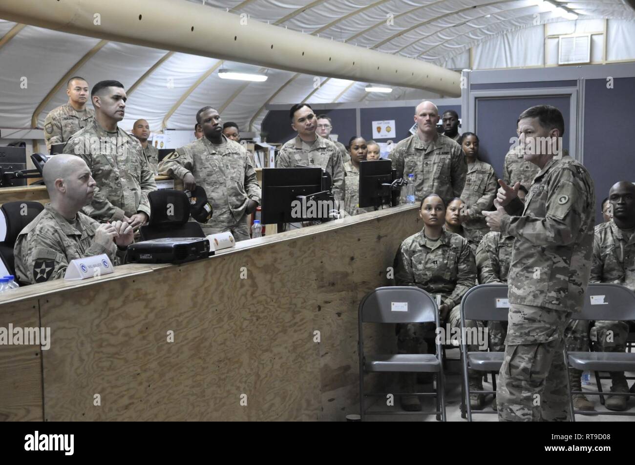 Maj. Gen. Flem B. "Donnie" Walker, Jr., commanding general of the 1st ...