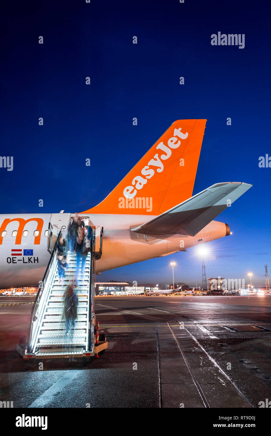 Plane disembarking hi-res stock photography and images - Alamy