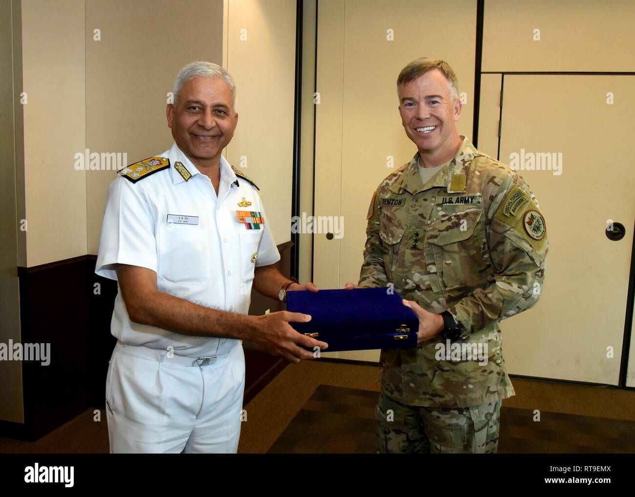 Lt gen bryan fenton hi-res stock photography and images - Alamy