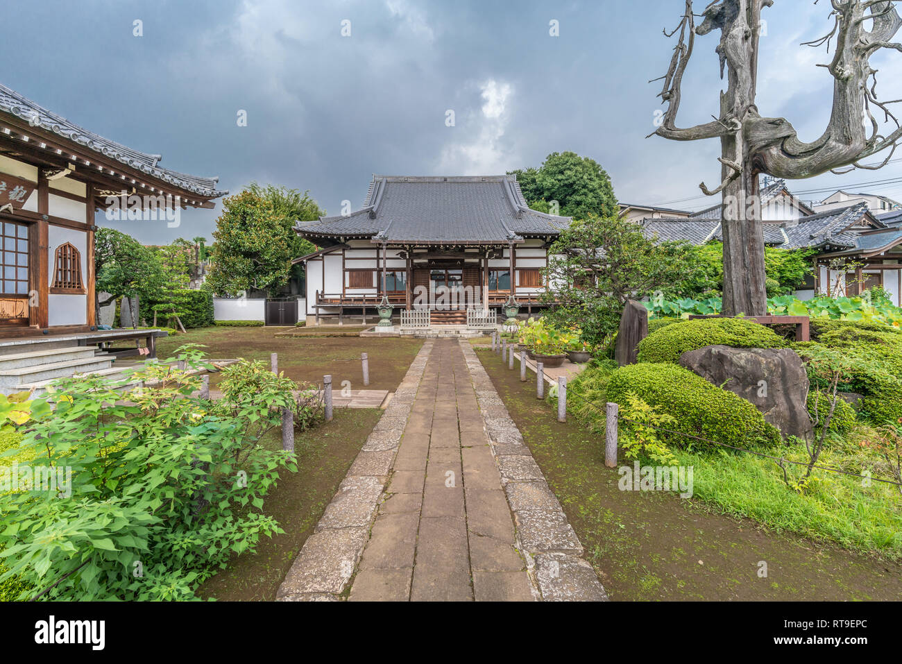Tamagawa temple hi-res stock photography and images - Alamy