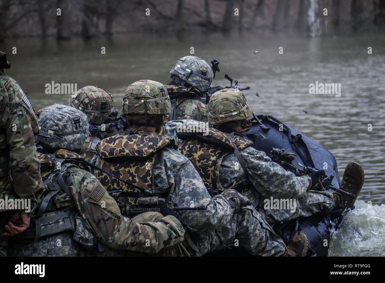 1st squadron 33rd cavalry regiment hi-res stock photography and images ...