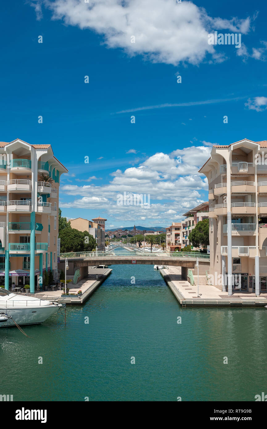 Marina of Port Frejus with old town in background, Fréjus, Var ...
