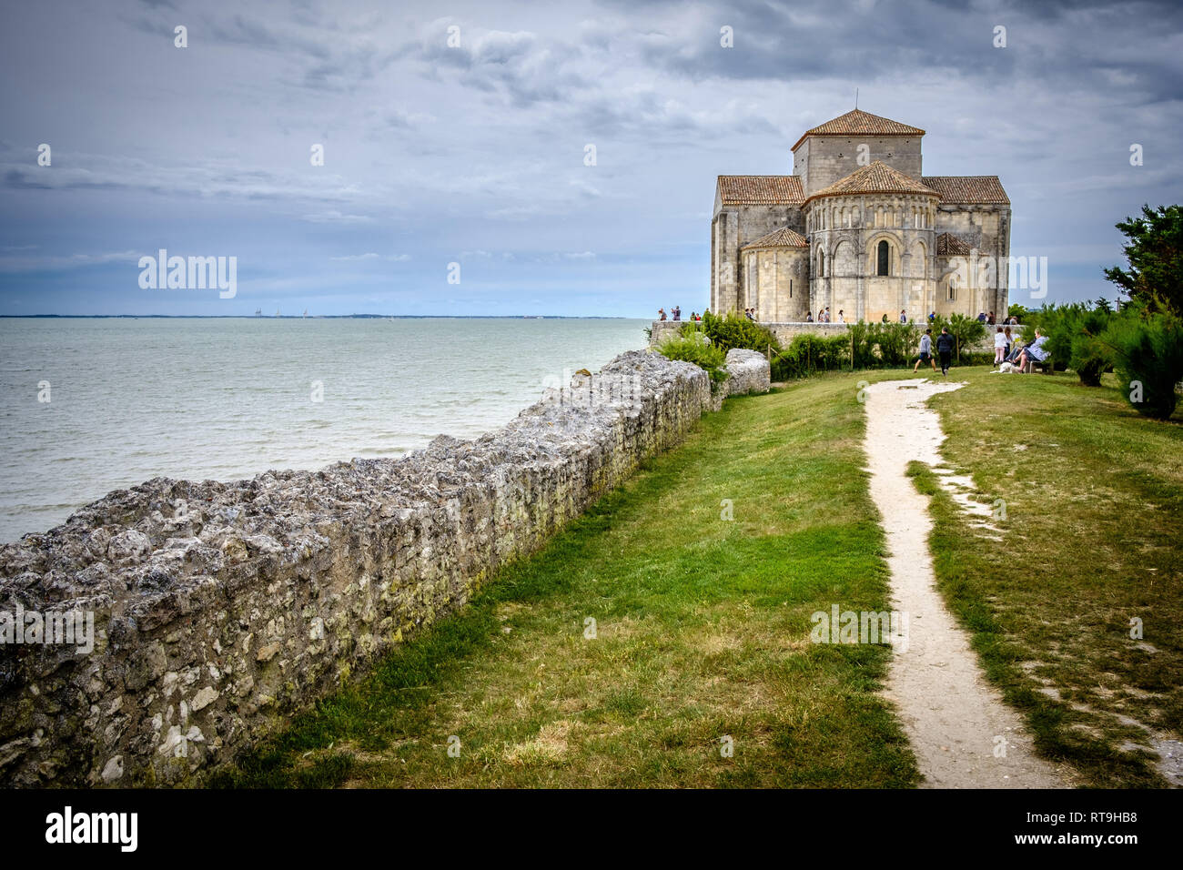 Talmont-sur-Gironde (south-western France): The Church of Sainte ...