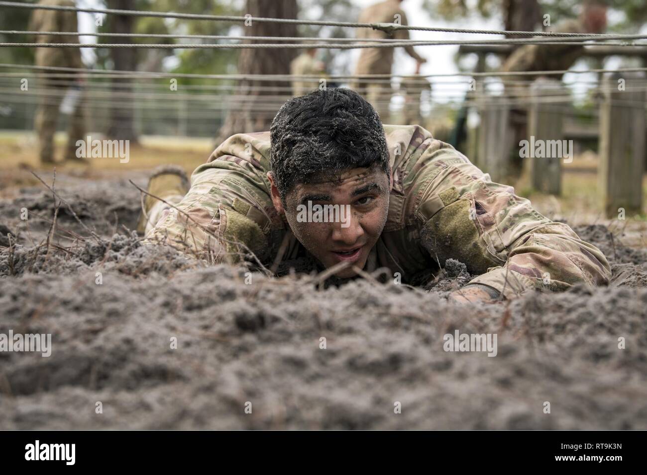 Static sling hi-res stock photography and images - Alamy