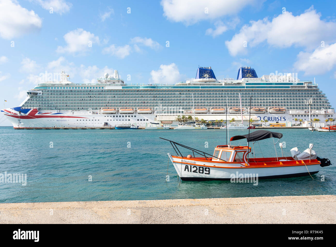 P&O Britannia cruise ship berthed at Oranjestad, Aruba, ABC Islands ...