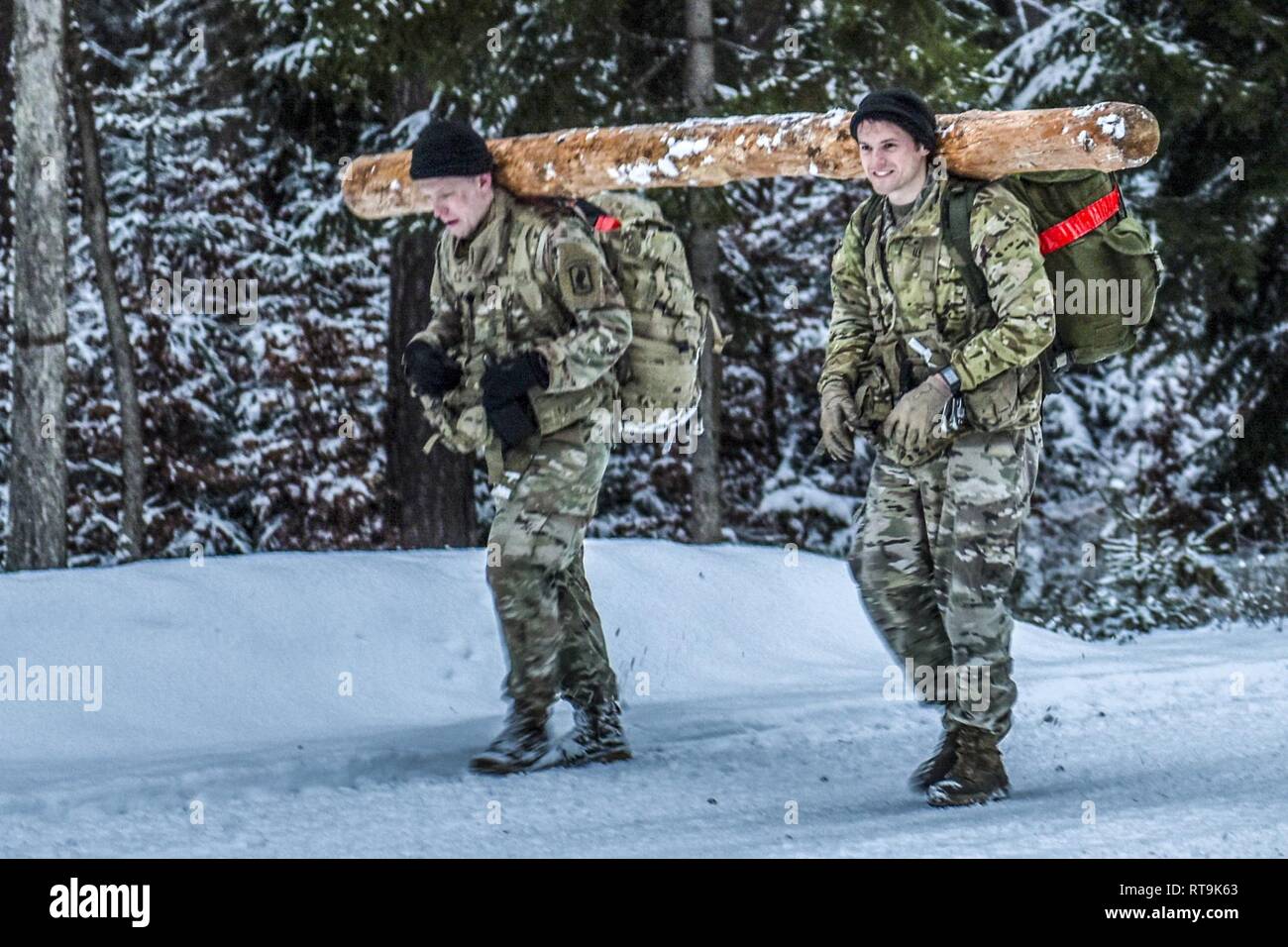 U.S. Army Paratroopers 1st Lt. Jonathan Hixson the Chaos! Battery Fire ...