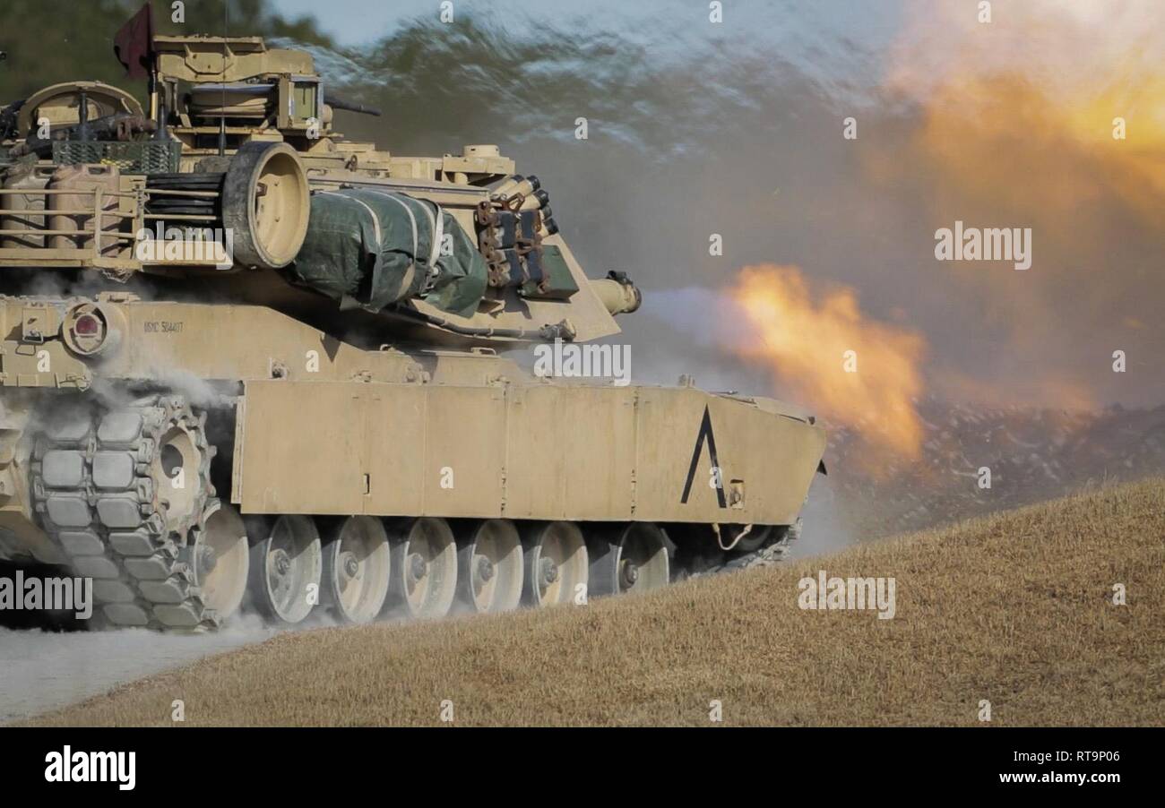 Usmc abrams m1a1 tank hi-res stock photography and images - Alamy