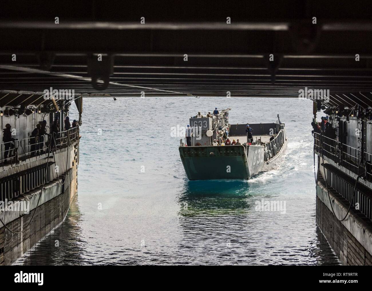 PHILIPPINE SEA (Feb. 01, 2019) – Landing Craft, Utility (LCU) 1633 ...