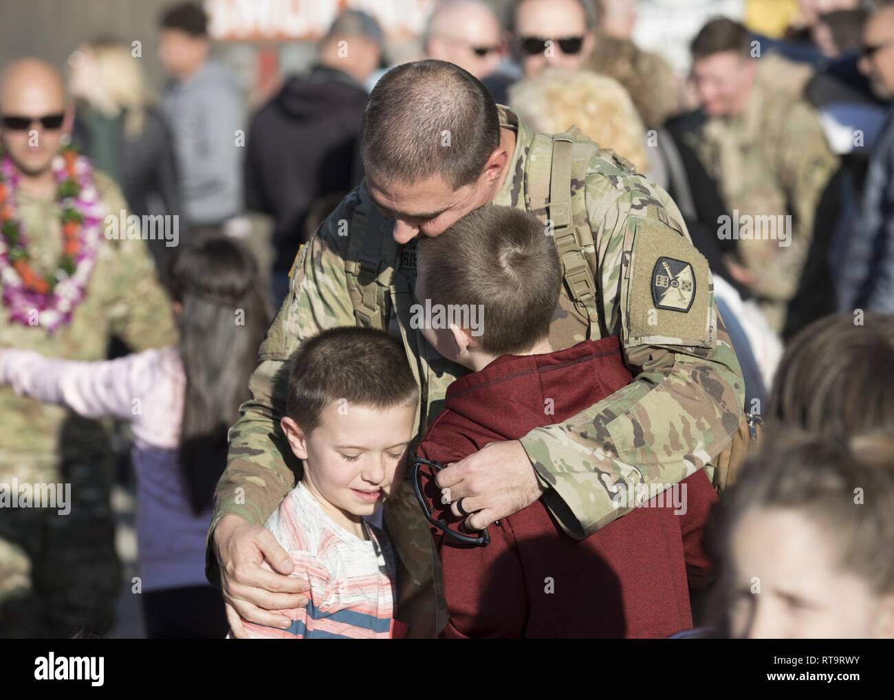 Members of the Utah National Guard's 65th Field Artillery Brigade ...