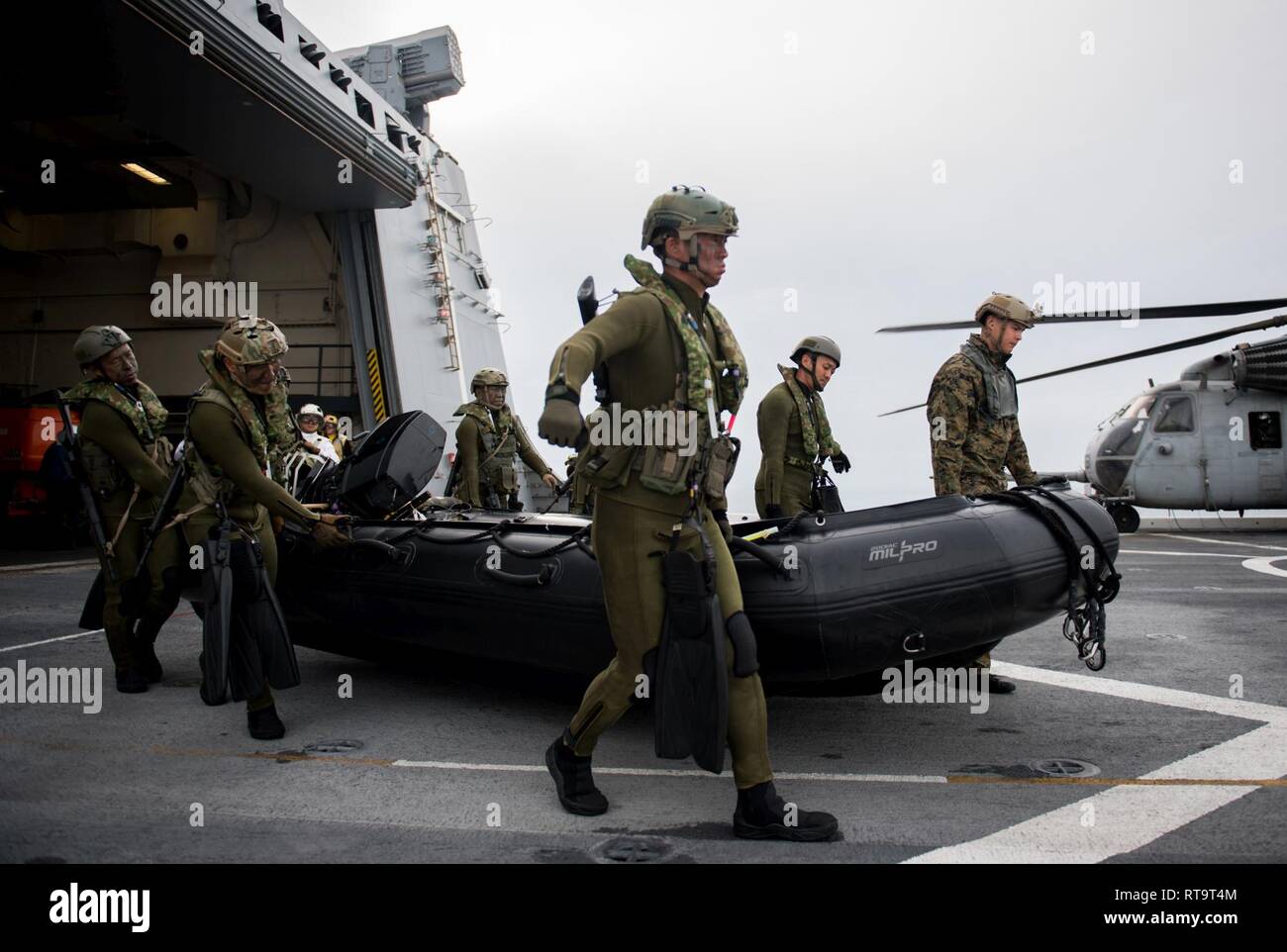 Marine heavy helicopter squadron hmh 361 hi-res stock photography and ...