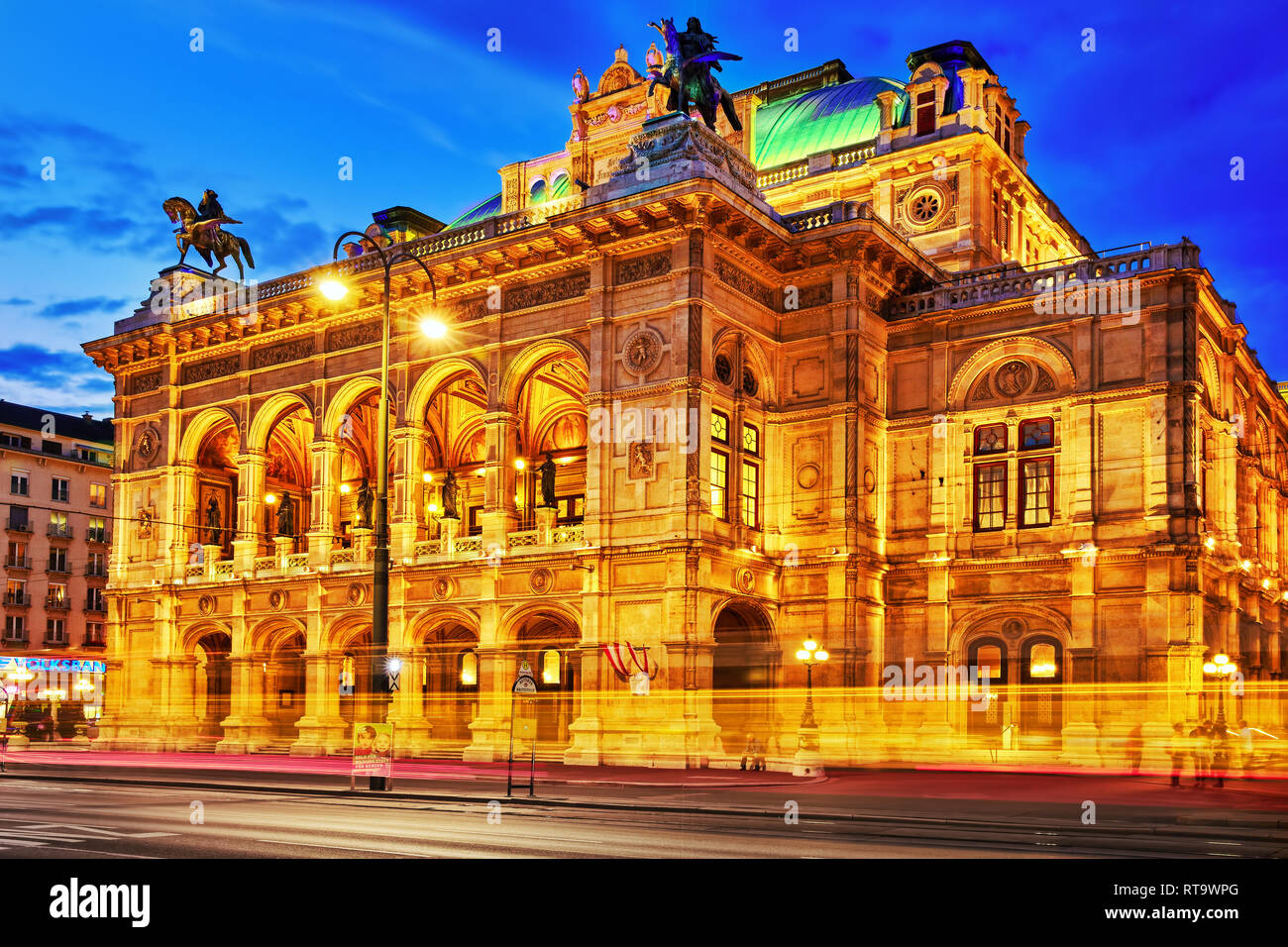 Viennese opera house panorama hi-res stock photography and images - Alamy