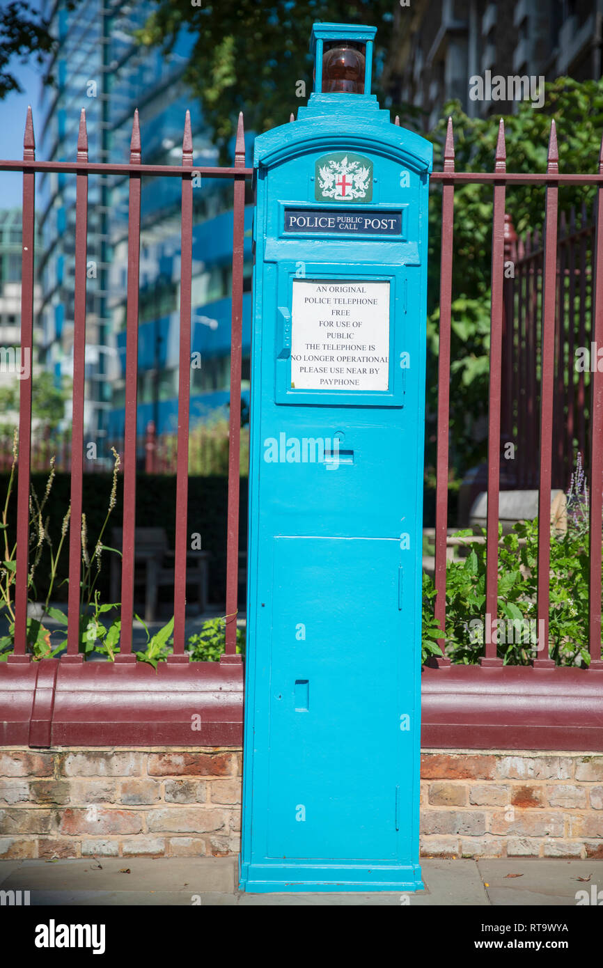 Call colours hi-res stock photography and images - Alamy