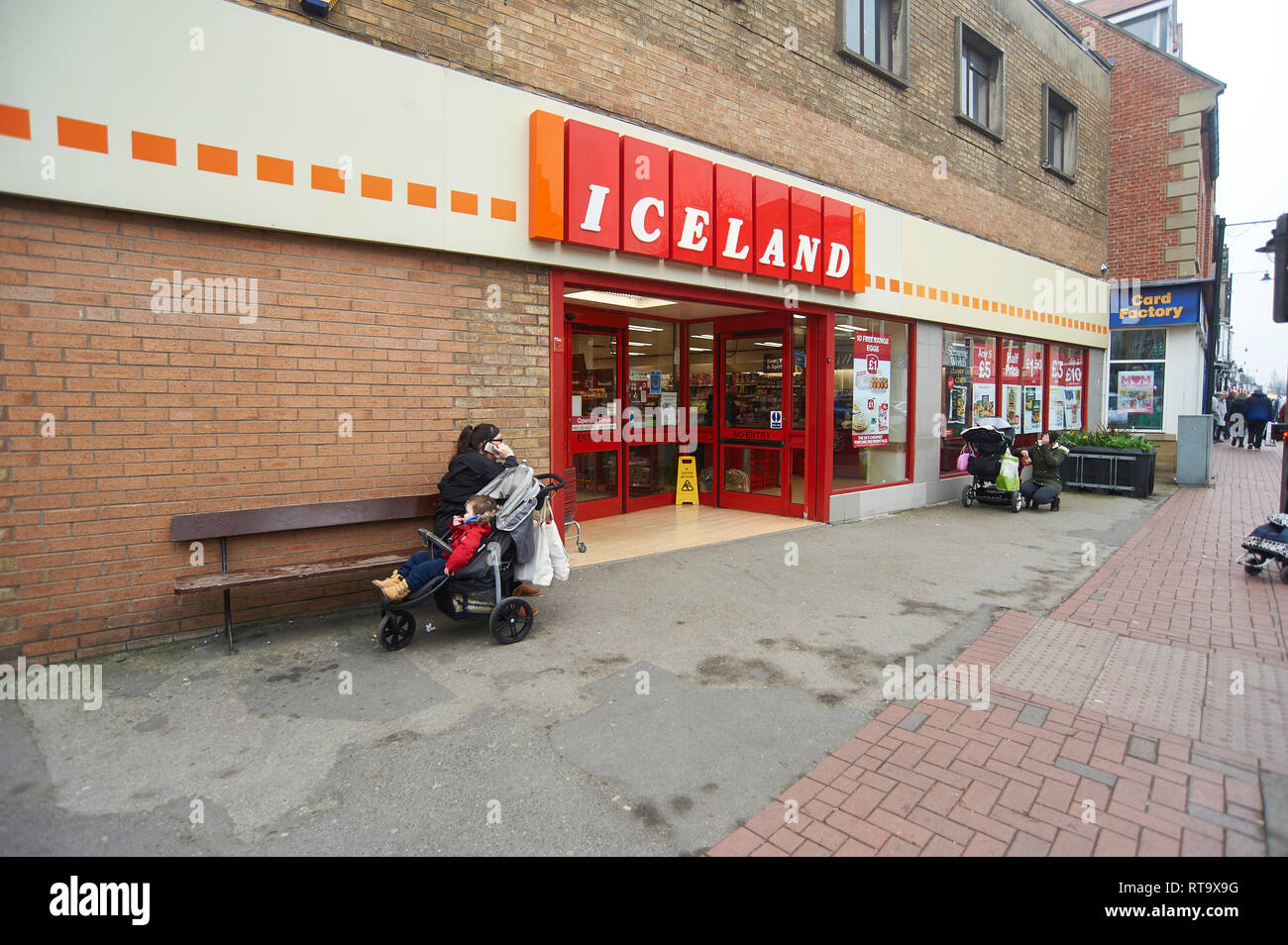 Iceland supermarket store shop hi-res stock photography and images - Alamy