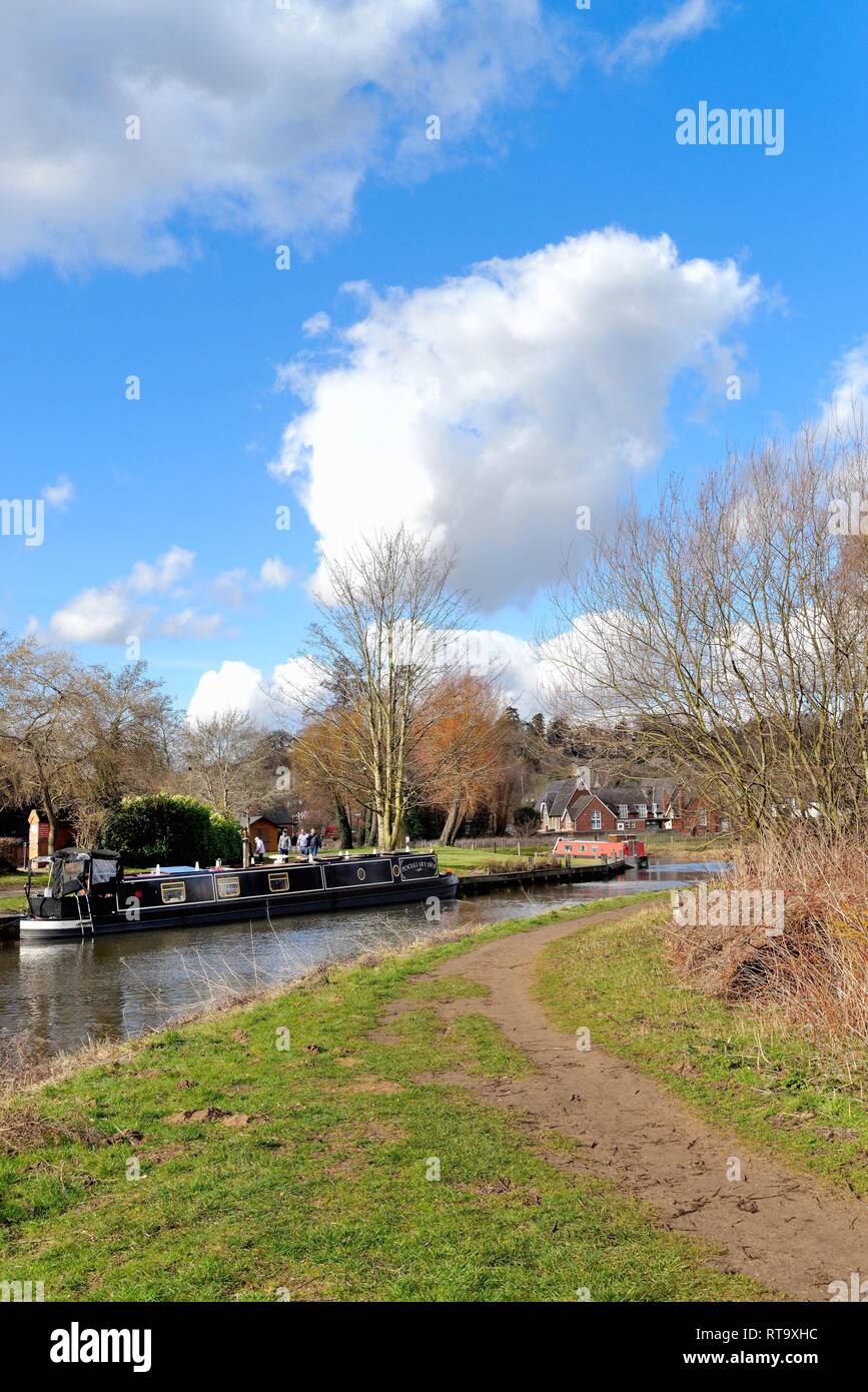 Godalming canal hi-res stock photography and images - Alamy
