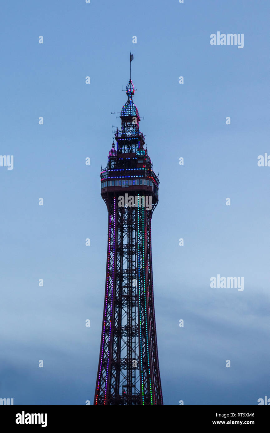 Pleasure beach blackpool night hi-res stock photography and images - Alamy
