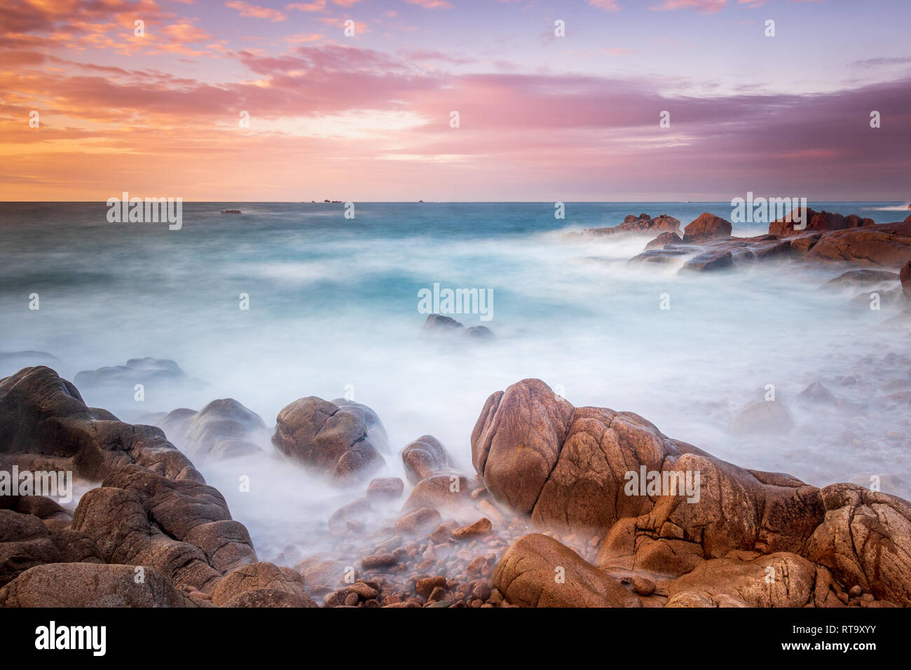 Cobo bay, guernsey hi-res stock photography and images - Alamy