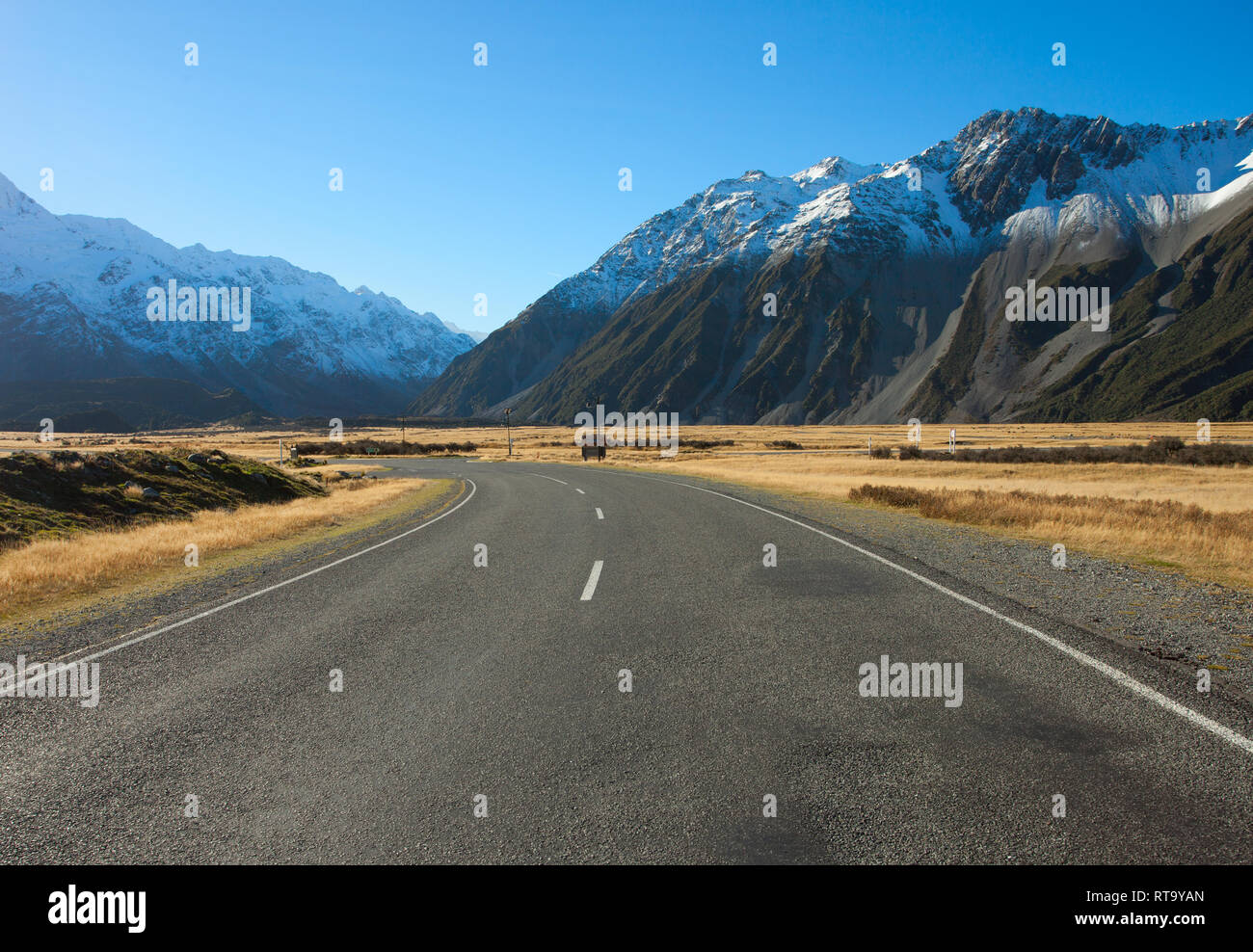 Road in Mount Cook National Park, New Zealand Stock Photo - Alamy