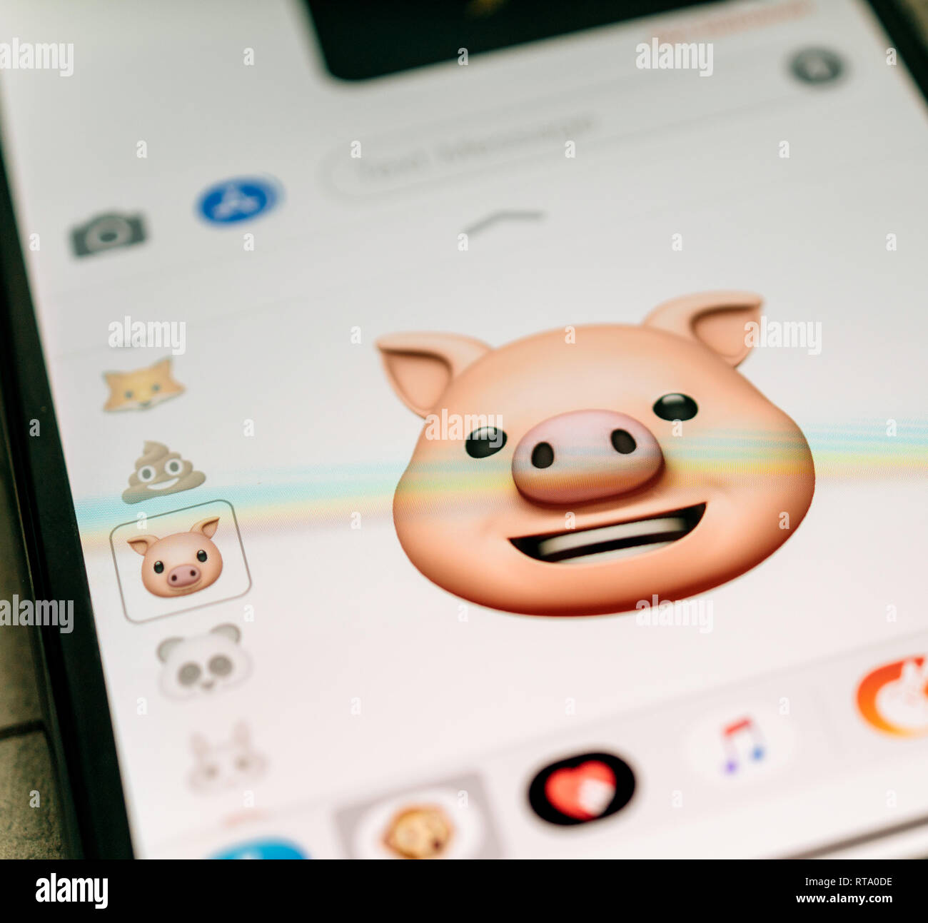 Iphone x emoji hi-res stock photography and images - Alamy