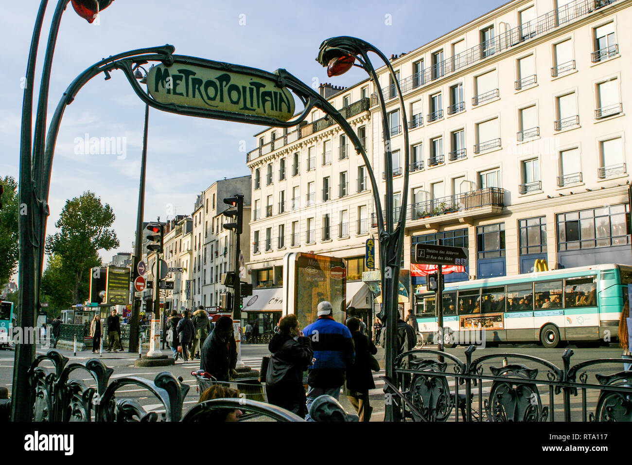 Metropolitan station, Paris, France Stock Photo - Alamy