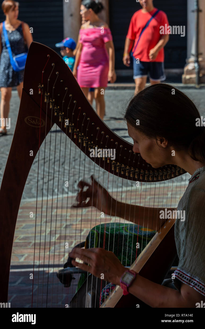 Woman playing ancient medieval hi-res stock photography and images - Alamy