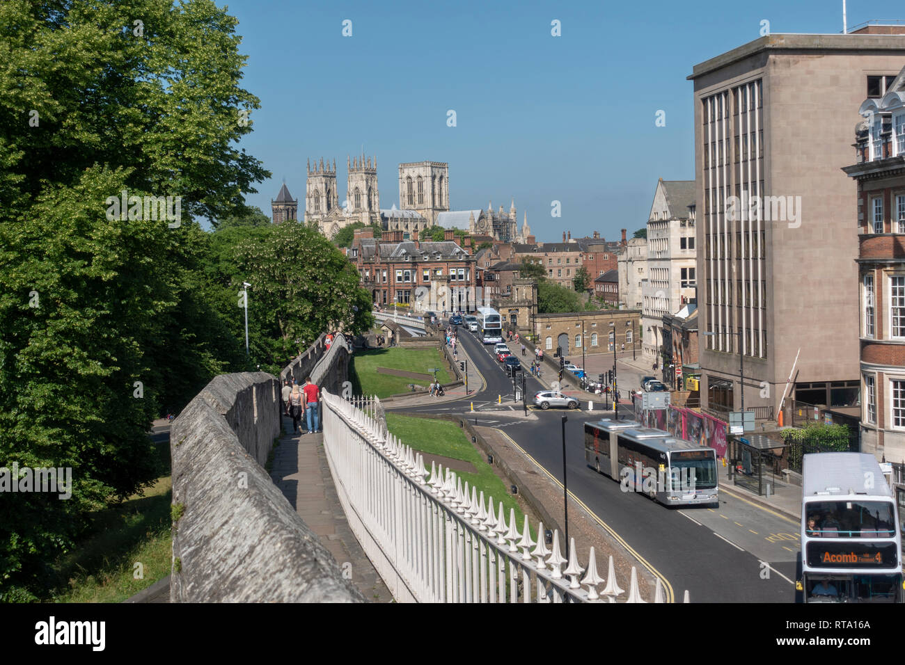 York city wall york minster hi-res stock photography and images - Alamy