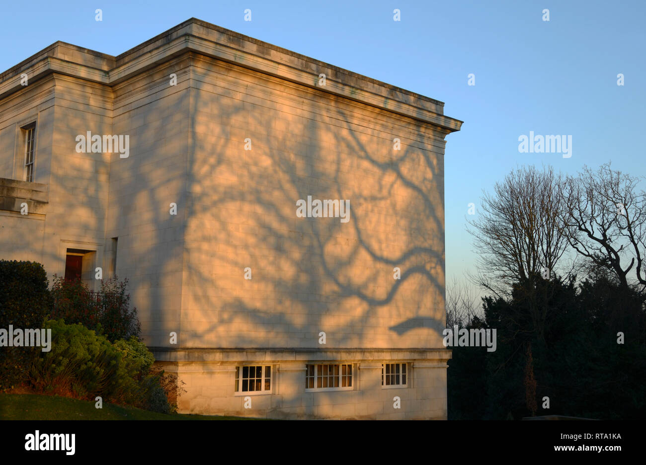 Sunlight patterns hi-res stock photography and images - Alamy