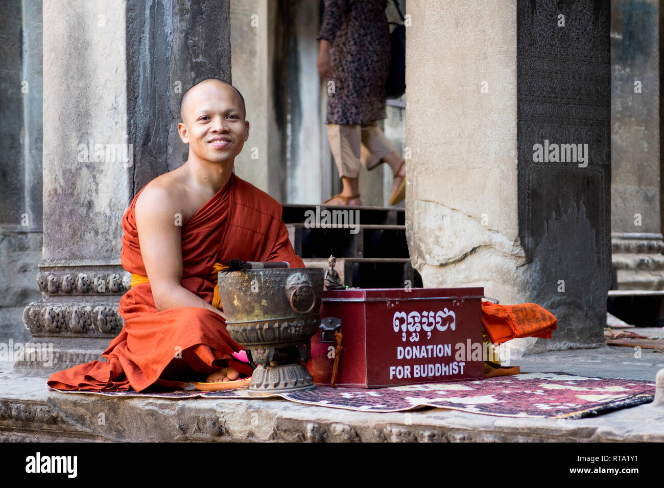 Blessing monk hi-res stock photography and images - Alamy