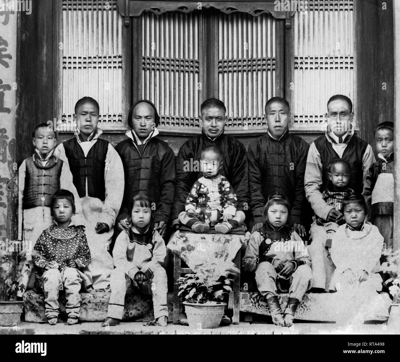 chinese family, china, asia, 1920-30 Stock Photo - Alamy