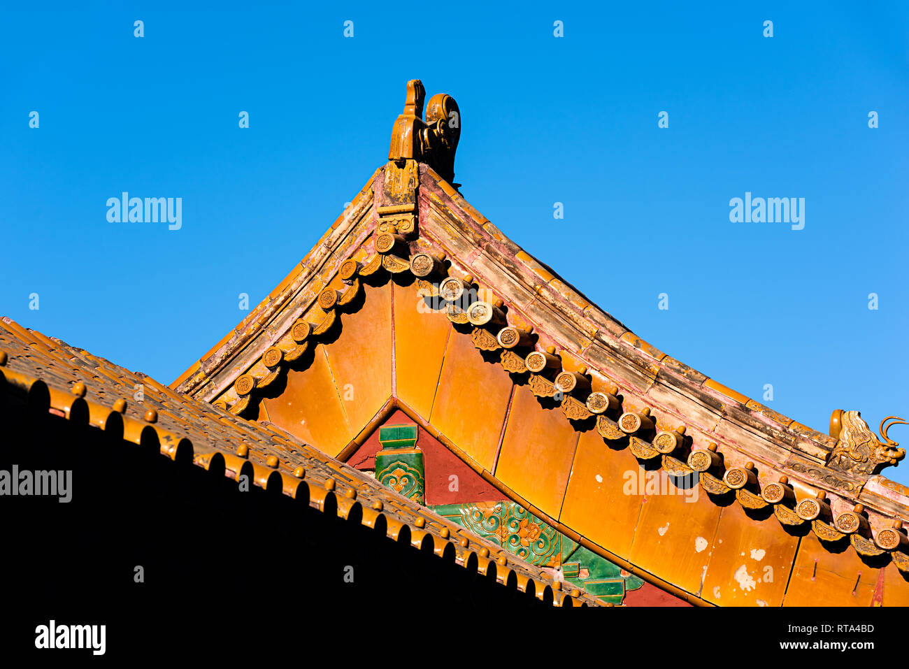The golden roof of building in Forbidden City Stock Photo - Alamy