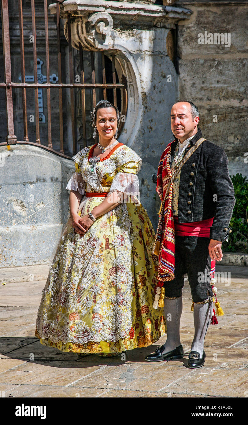 Spain Valencia people in Traditional dresses Stock Photo - Alamy