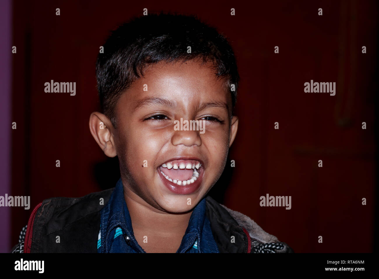 Poor kid happy indian boy hi-res stock photography and images - Alamy
