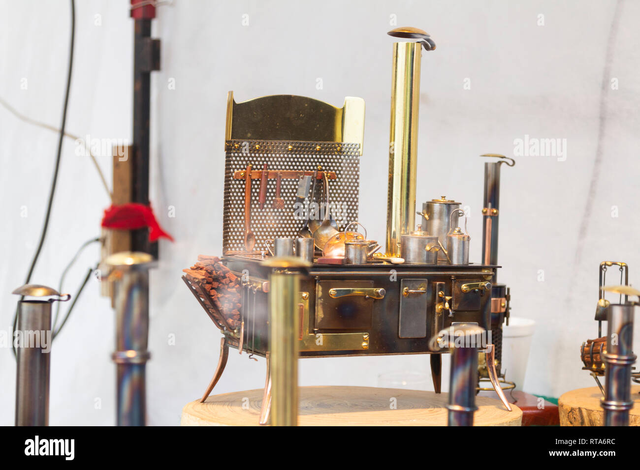 Buenos Aires State/Argentina 15/06/2014. Craftsman selling his ...