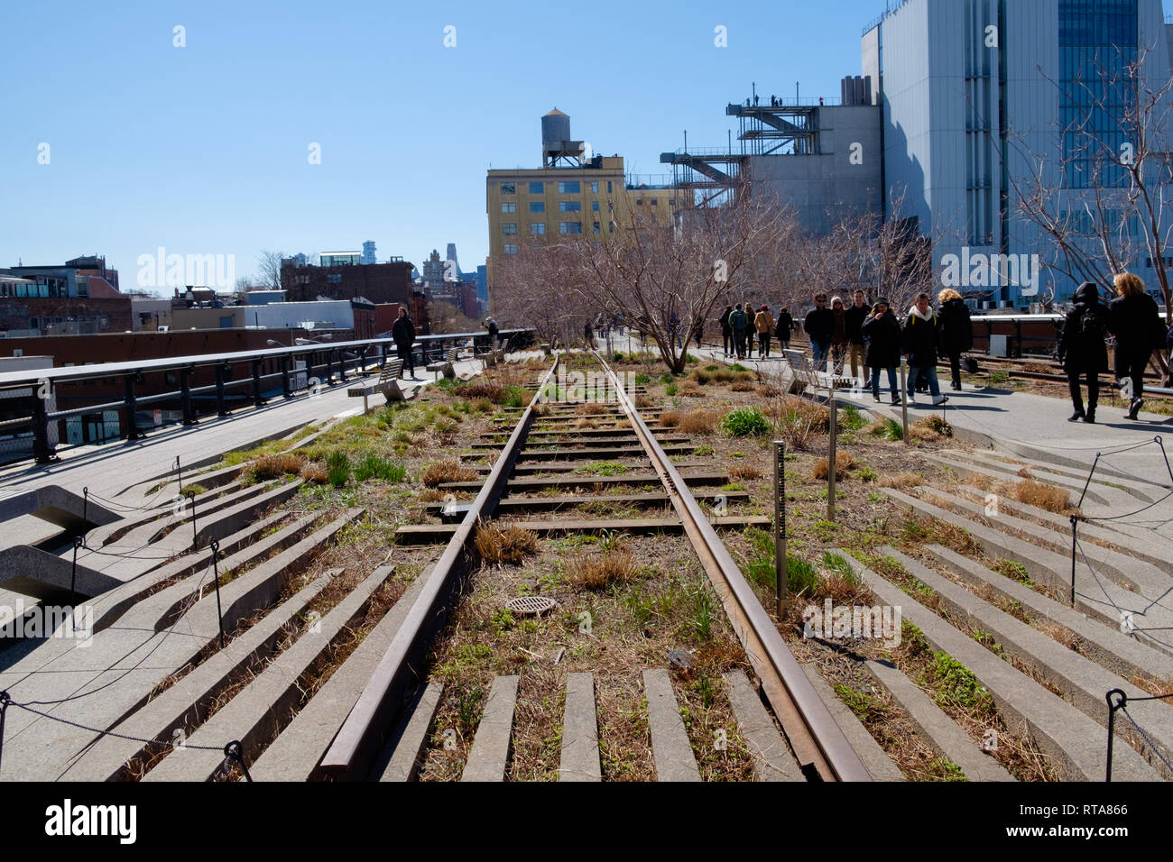 Elevated park hi-res stock photography and images - Alamy