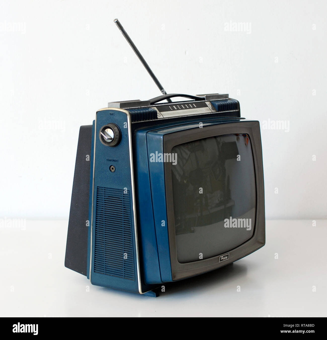 Vintage tube television, blue Stock Photo - Alamy