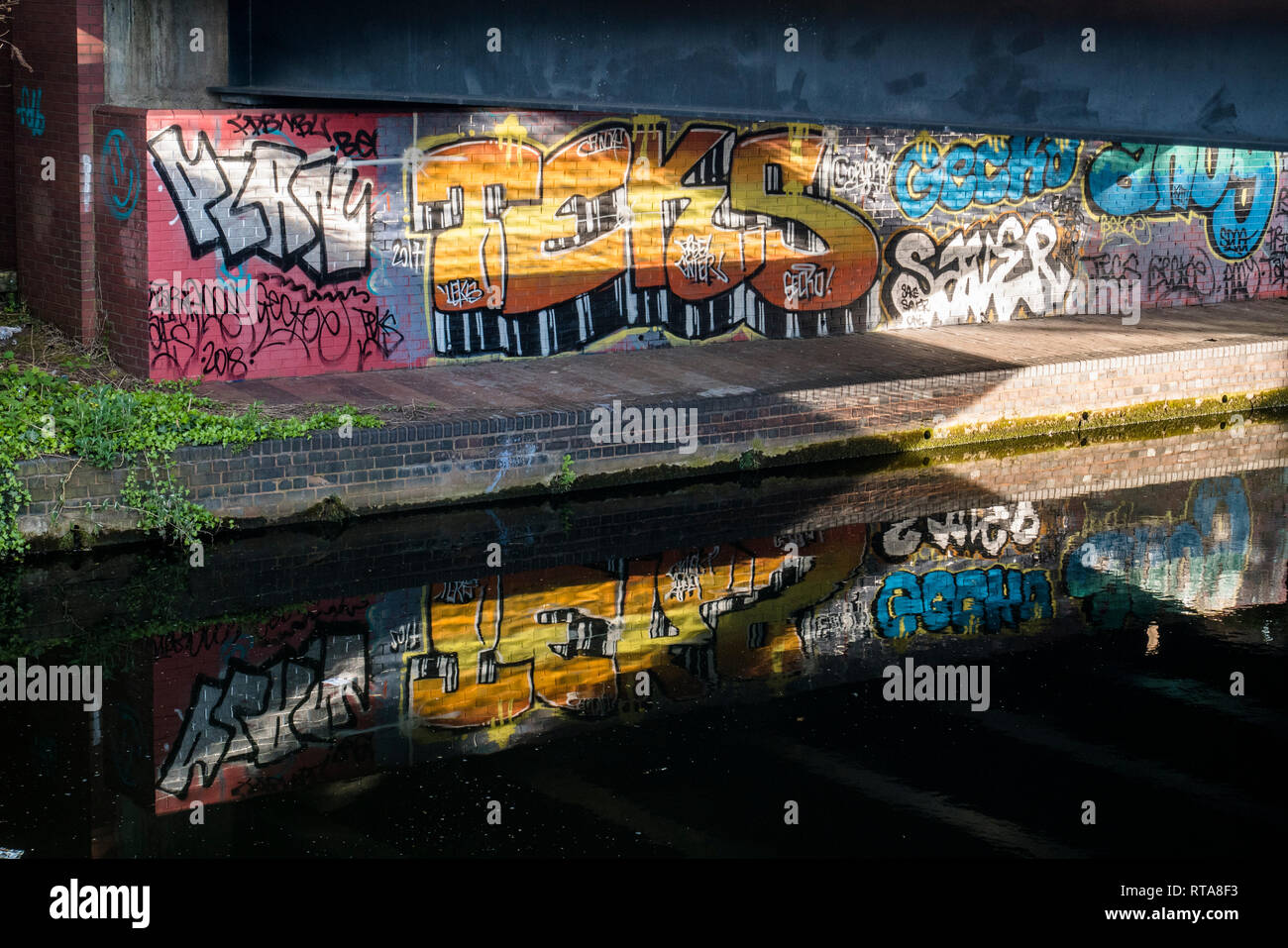 Graffiti Birmingham Canal Bridge Stock Photo - Alamy