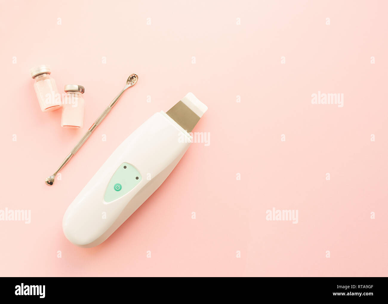 Apparatus and tools for ultrasonic face cleaning. Concept of personal ...