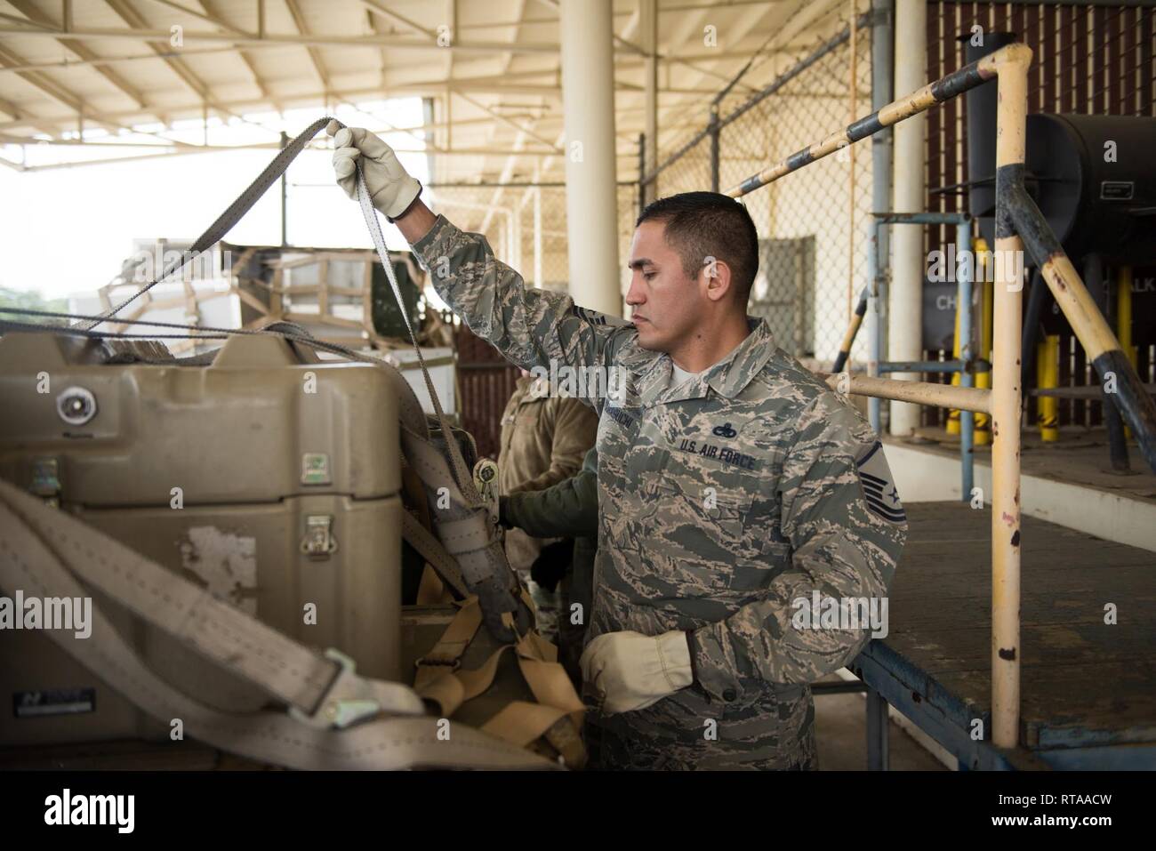 59th medical wing hi-res stock photography and images - Alamy