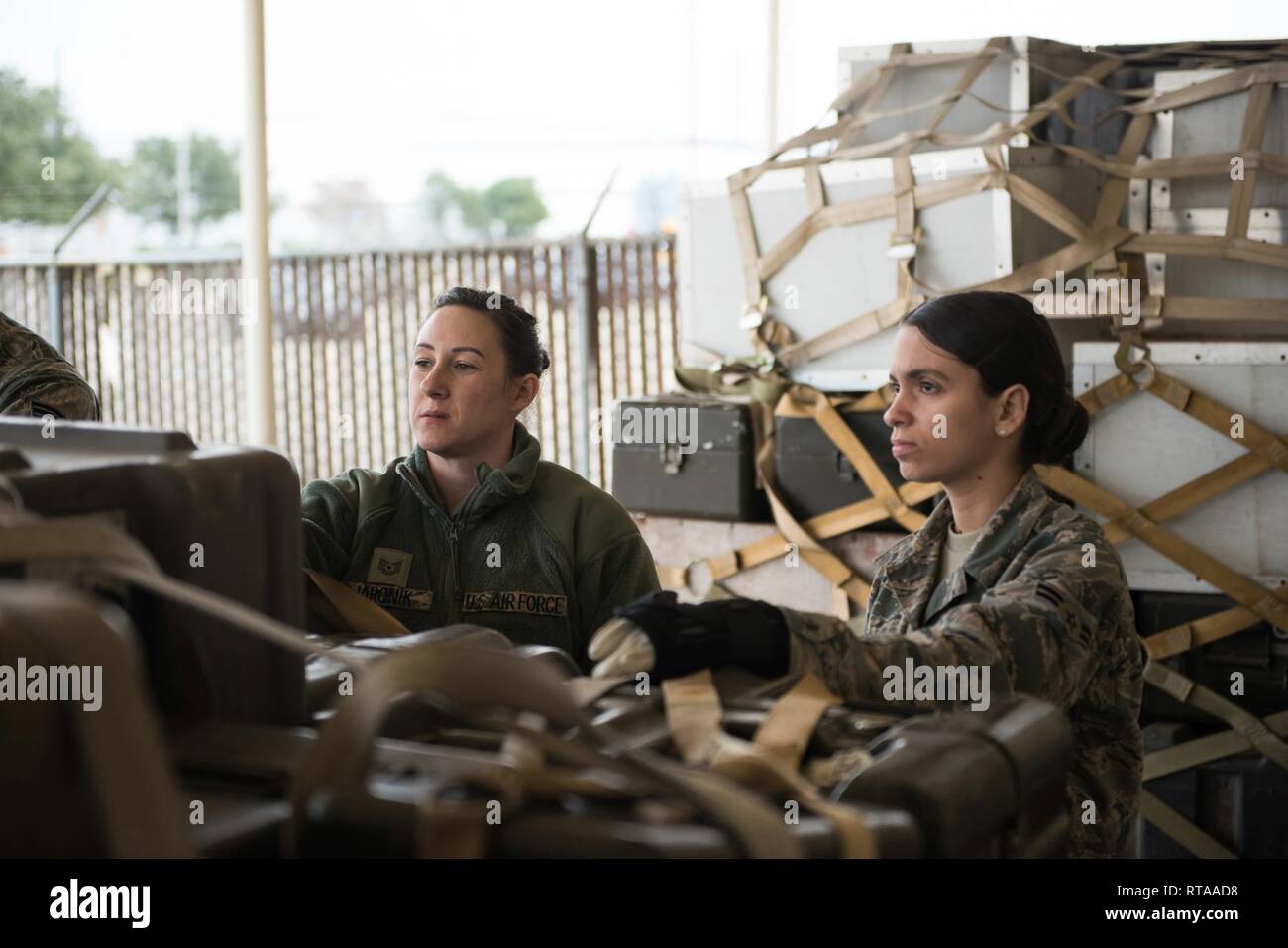 U.S. Air Force Tech. Sgt. Tina Jaronik and Airman 1st Class Linda Doble ...