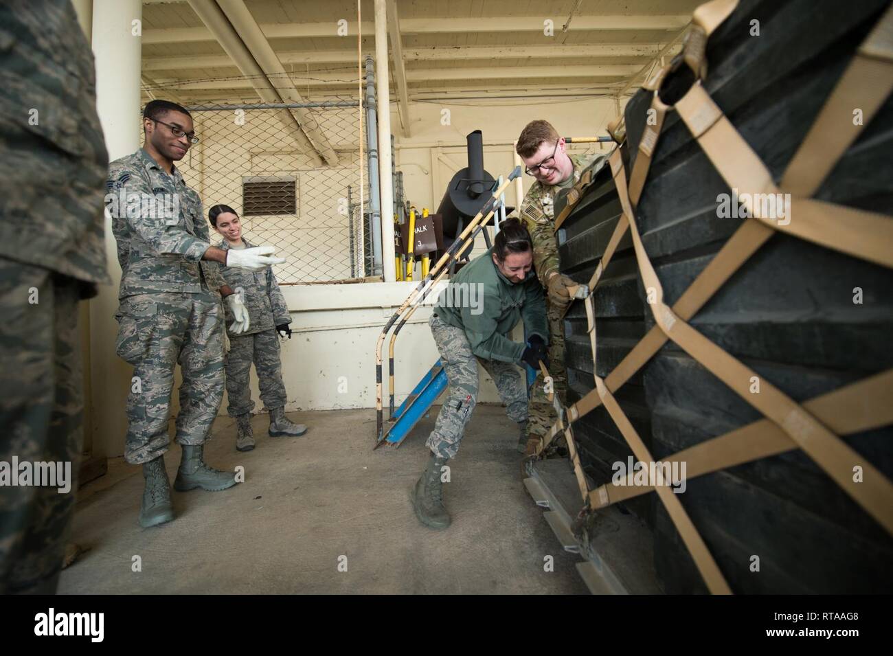 59th medical wing hi-res stock photography and images - Alamy