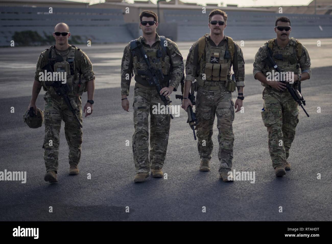 Walk toward a c 130 from hi-res stock photography and images - Alamy