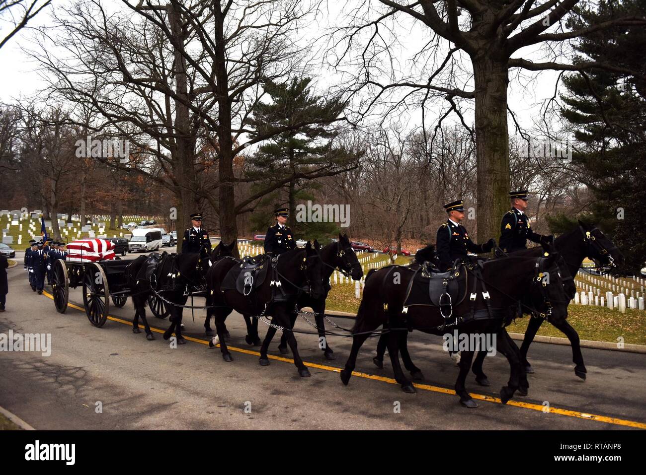 A caisson delivers the remains of U.S. Air Force Maj. Gen. (Ret ...