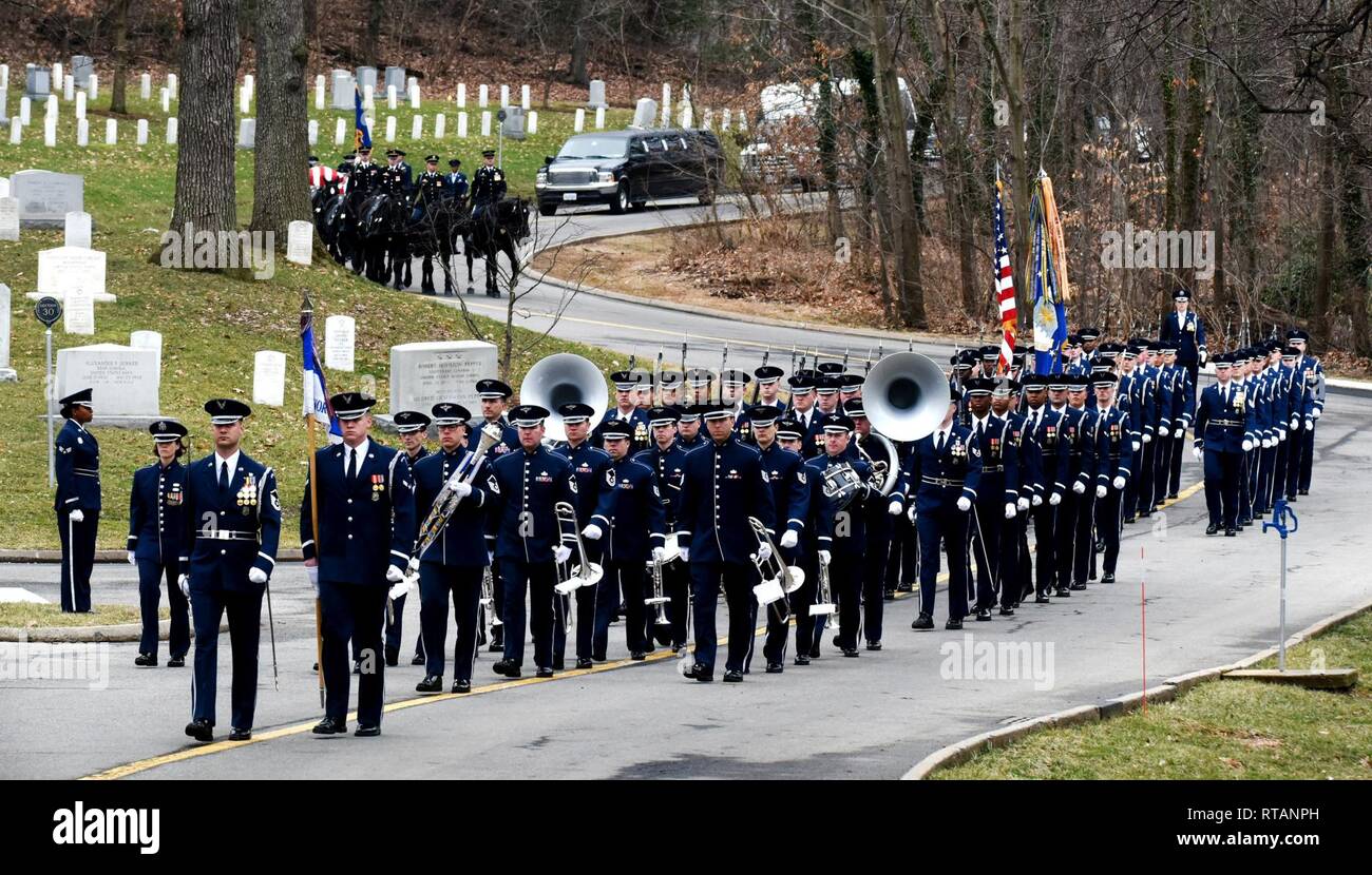 A caisson delivers the remains of U.S. Air Force Maj. Gen. (Ret ...