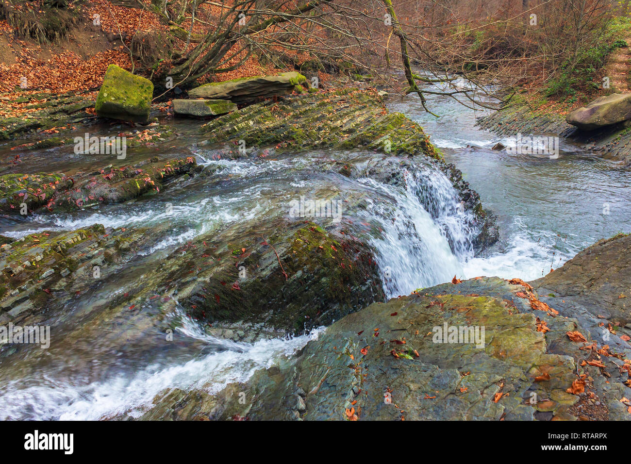 Waterfall clear view hi-res stock photography and images - Alamy
