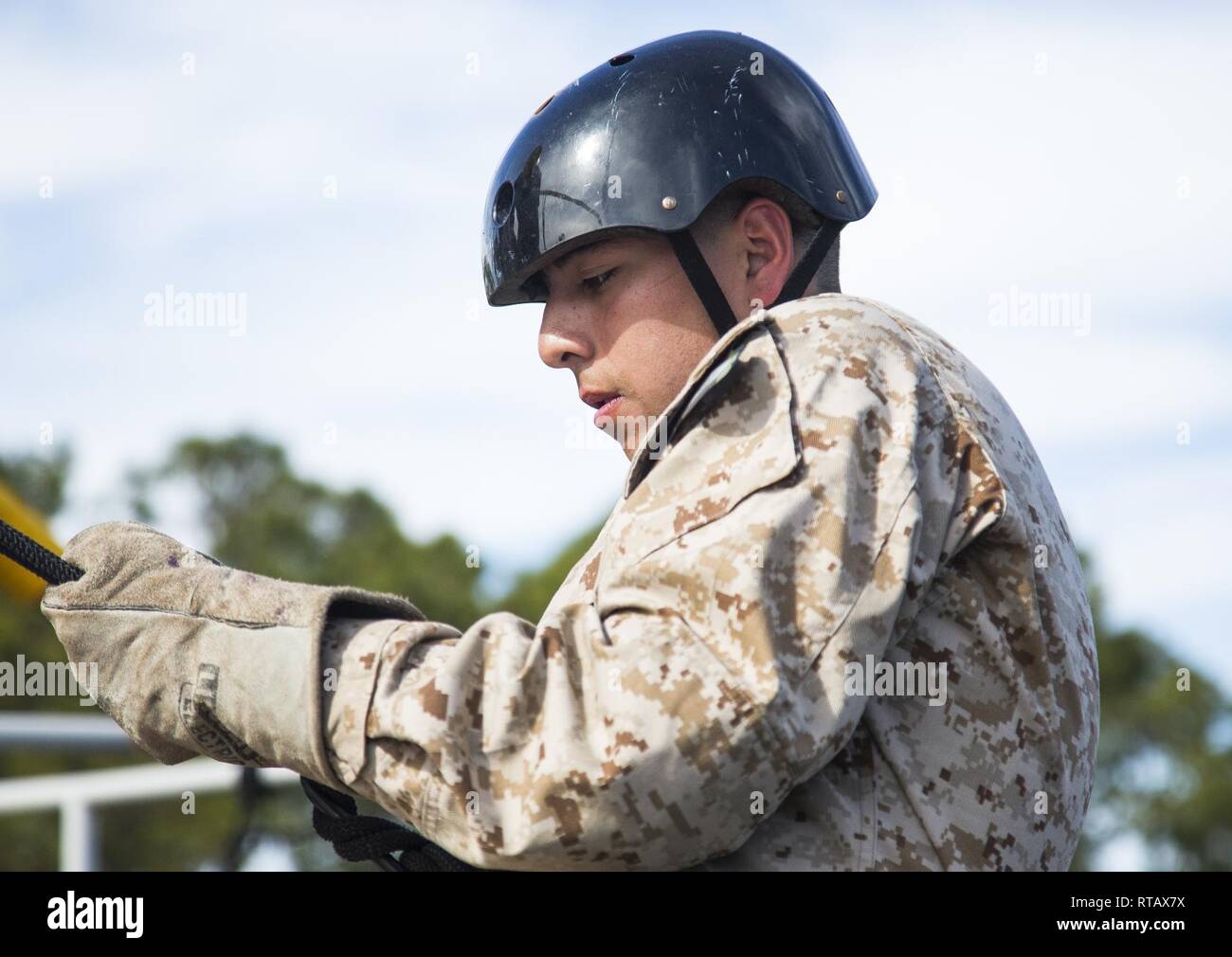 Recruits with Fox Company, 2nd Recruit Training Battalion, rappel down ...