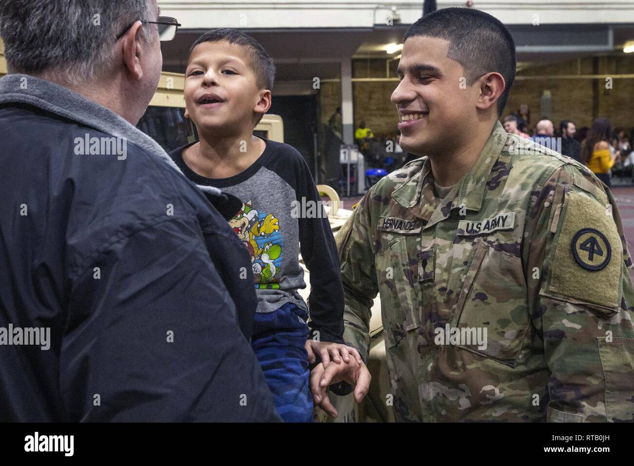 U.S. Army Spc. Carlos Hernandez, 2nd Battalion, 113th Infantry Regiment ...
