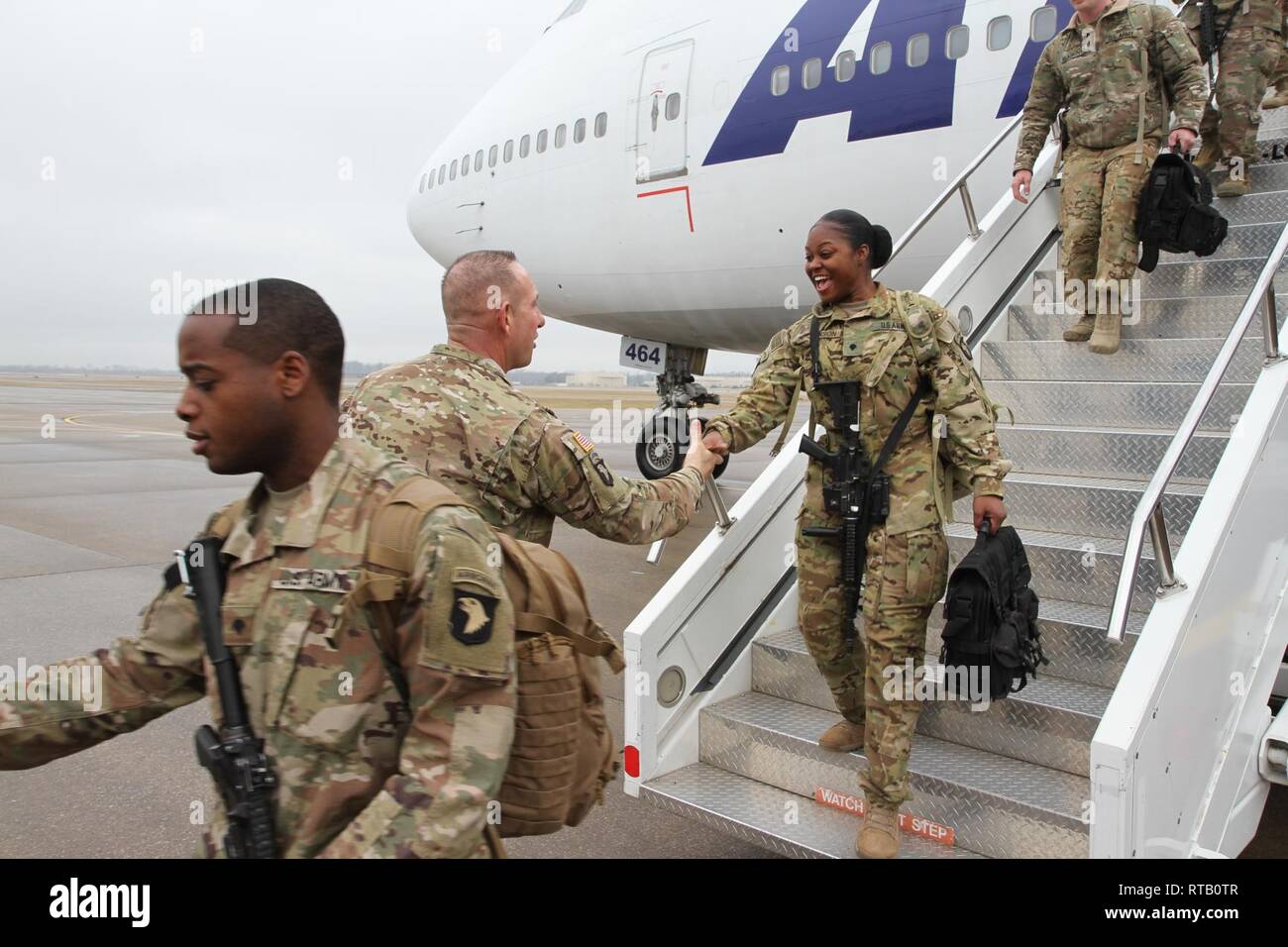Soldiers of the 101st Combat Aviation Brigade, 101st Airborne Division ...