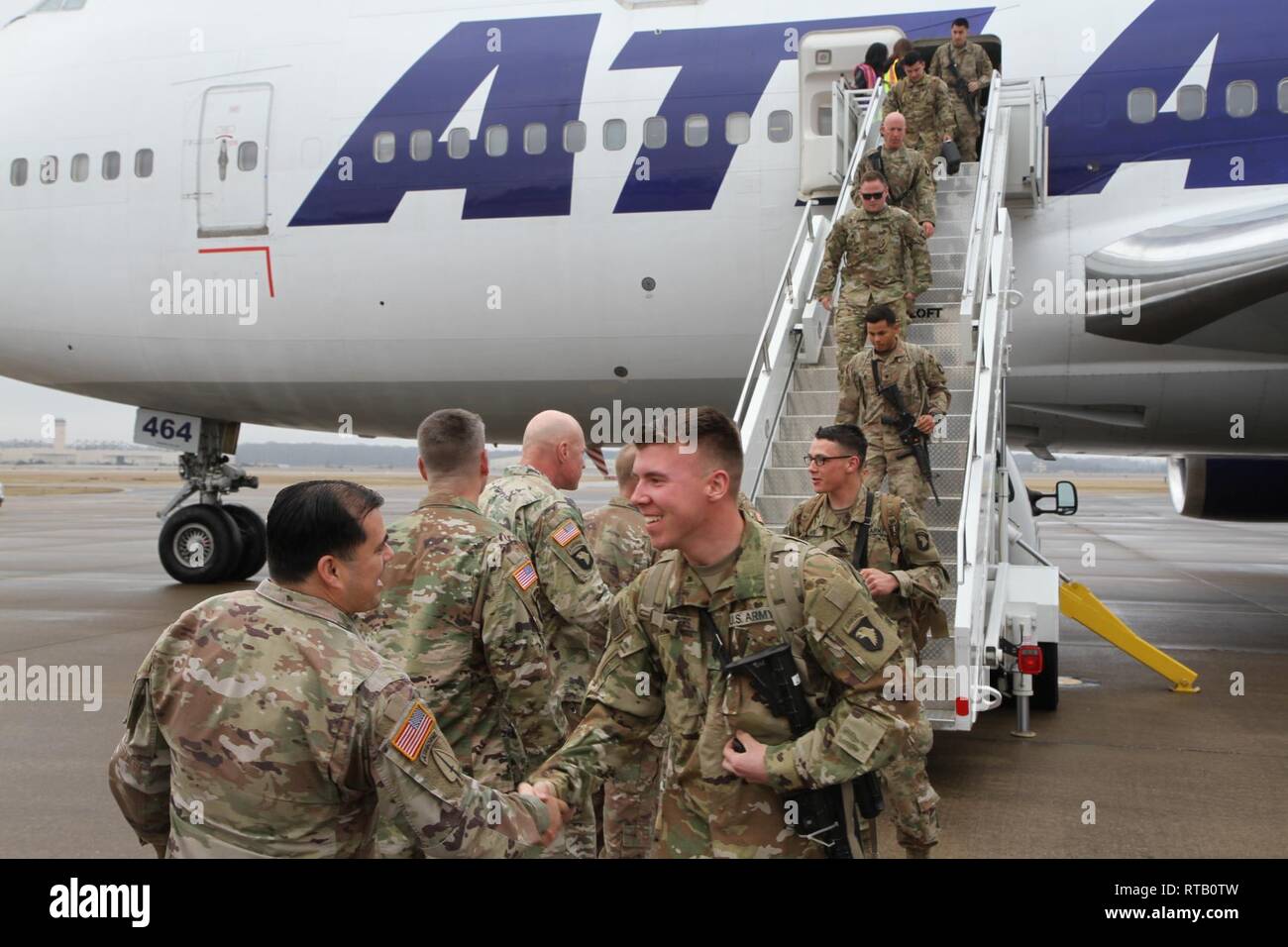 Soldiers of the 101st Combat Aviation Brigade, 101st Airborne Division ...