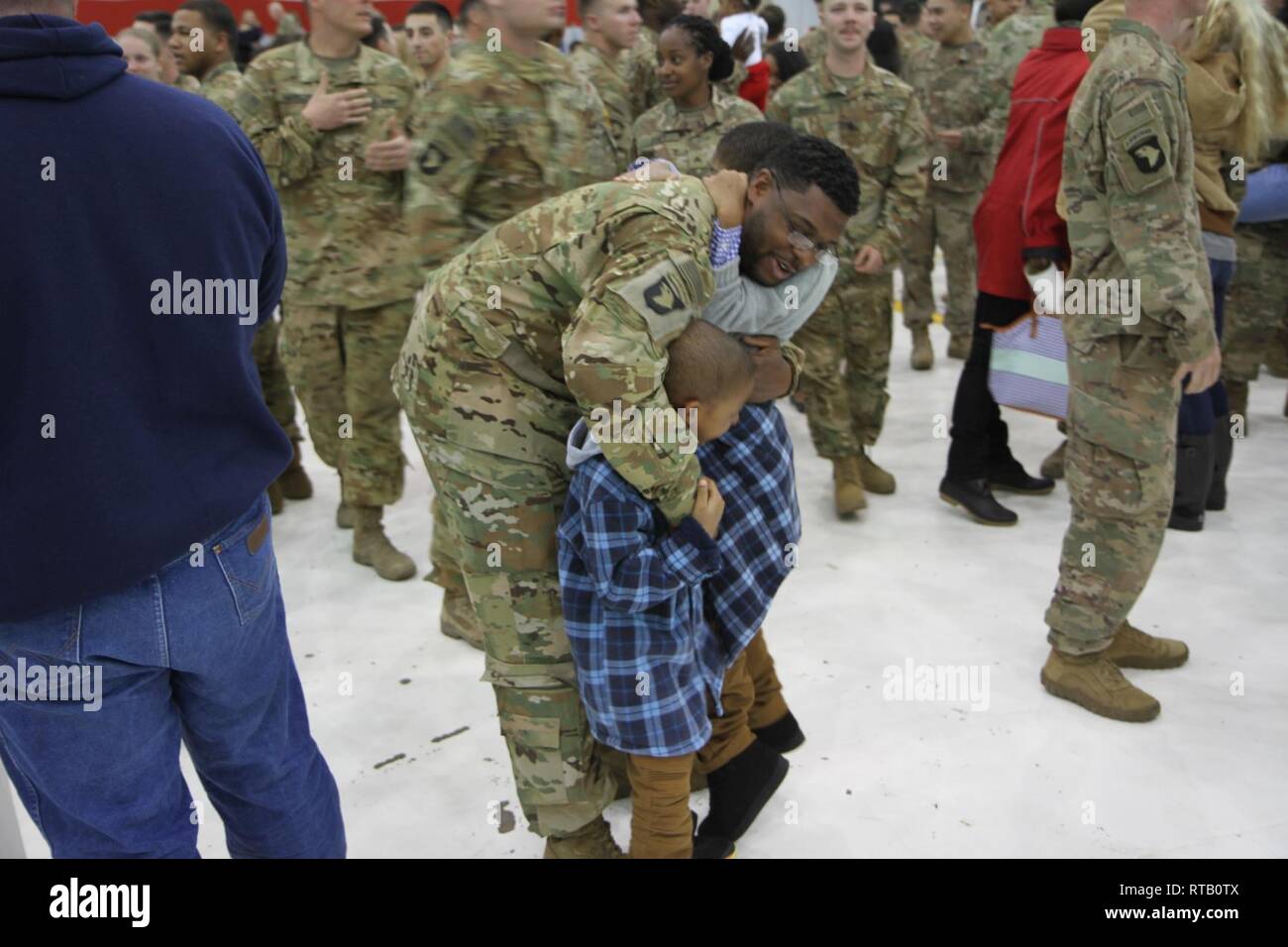 Soldiers of the 101st Combat Aviation Brigade, 101st Airborne Division ...